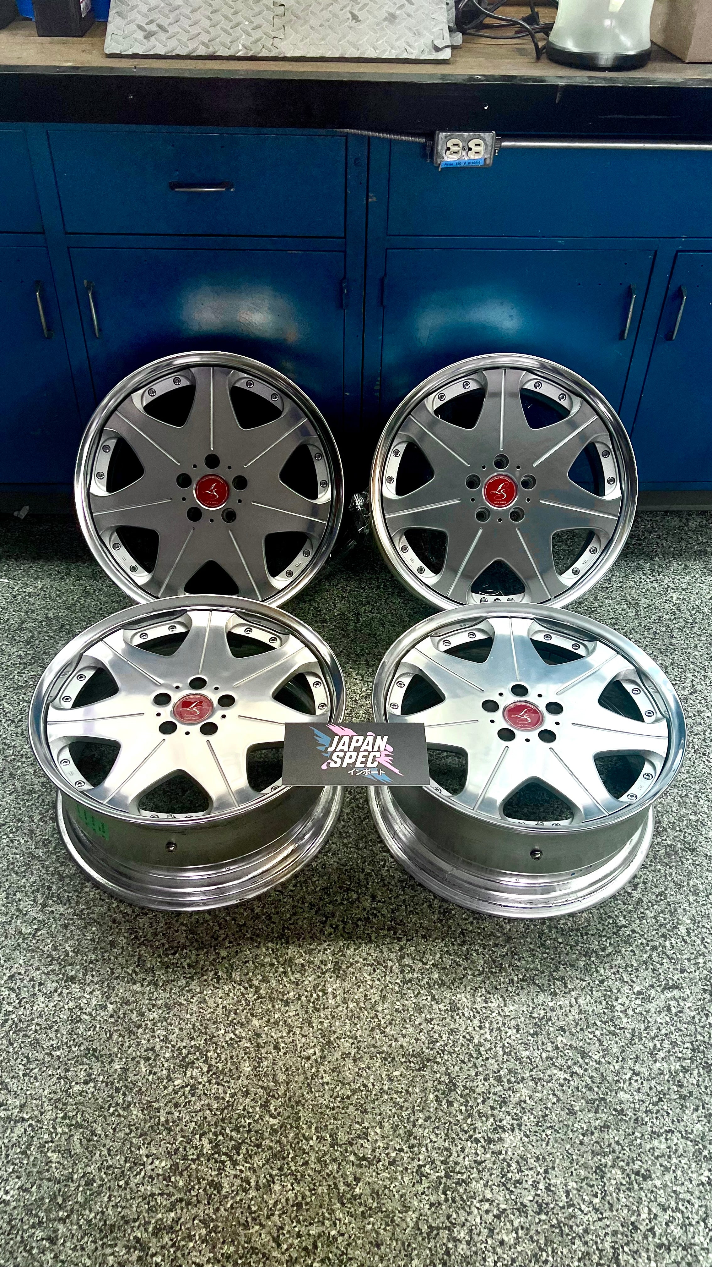 Locksmice Gerade 19'' – Les Importations Japan Spec